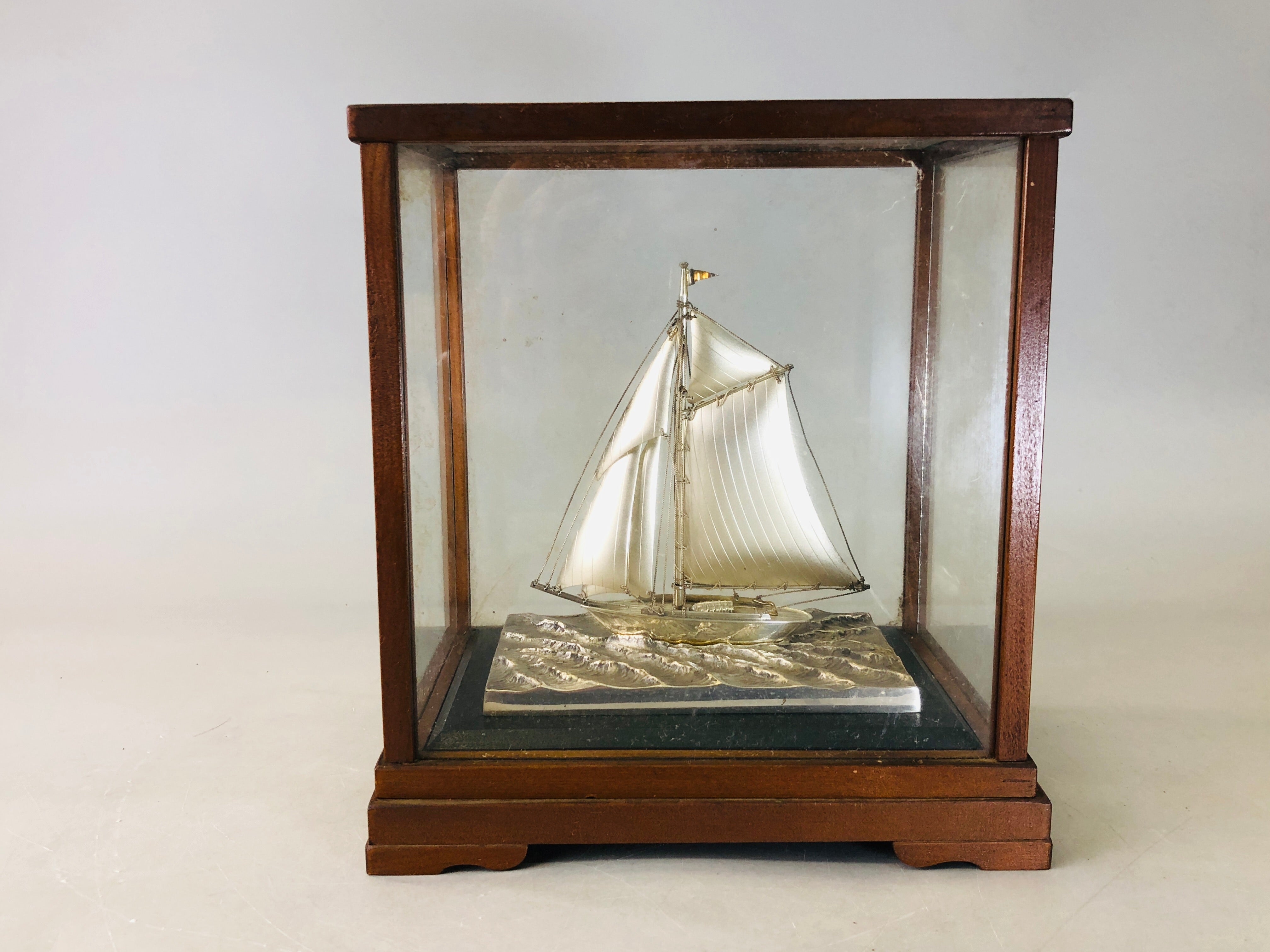 Y6302 [VIDEO] OKIMONO Silver yacht figure signed glass case Japan anti ...