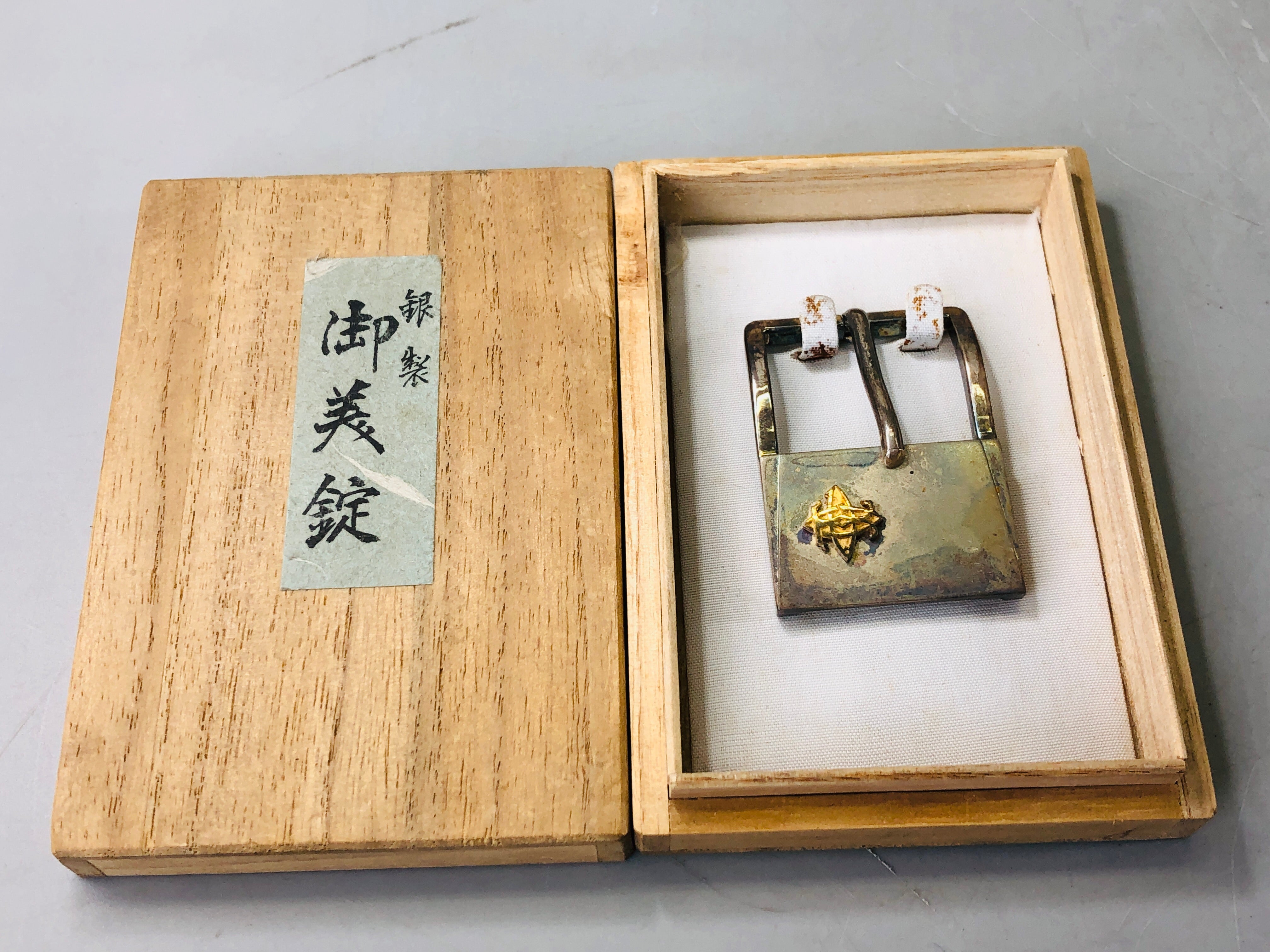 Y6340 [VIDEO] BELT BUCKLE Silver signed box Japan antique fashiion acc ...