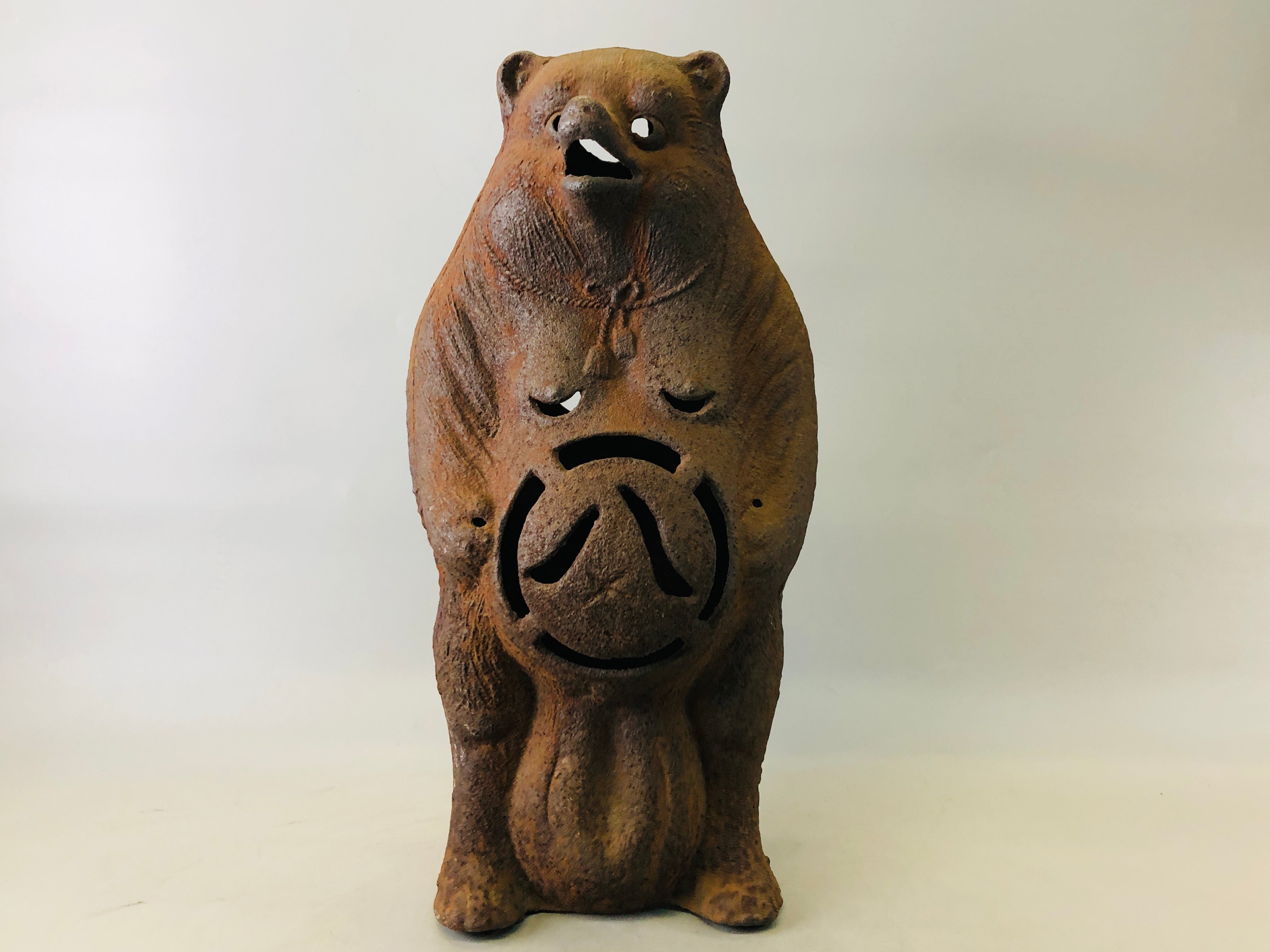 Y6830 [VIDEO]OKIMONO Iron Raccoon dog large figurine Japan antique int ...